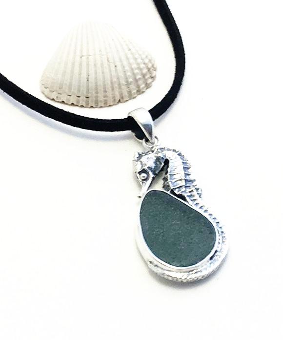 JL925 Jessica Lee Designs Sea Glass & Sea Horse Pendant